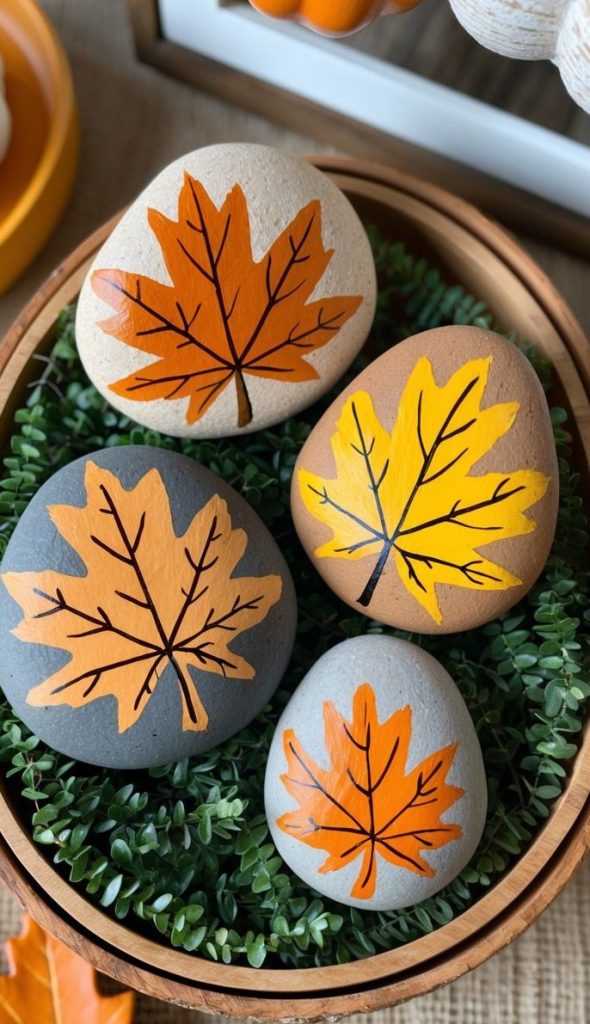 32 Cozy Autumn Leaf Painted Rock Ideas for Fall Decor: Charming Designs ...